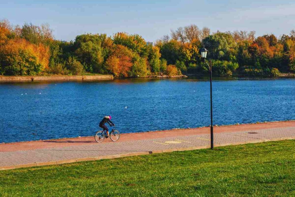 La strada nascosta che da Milano ti porta in un’altra dimensione: chiese, abbazie, ville d’epoca ...